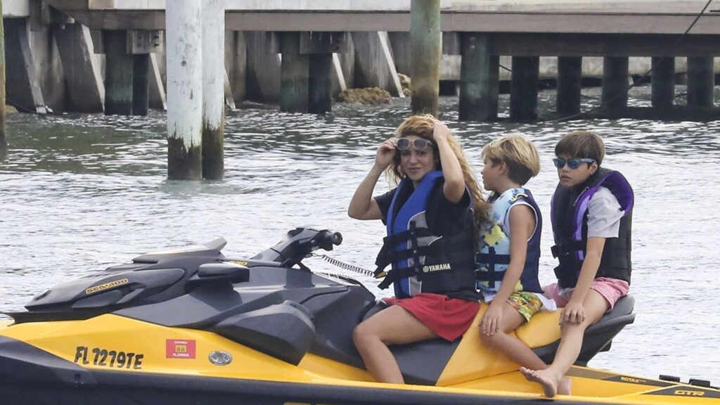 Shakira Goes Jet Skiing with Kids in Miami for Labor Day – Celebrity ...